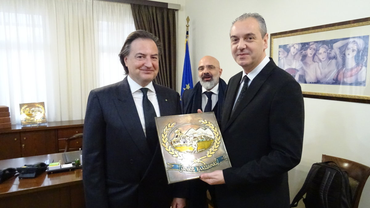 Στην Ελασσόνα ο αναπληρωτής Πρέσβης της Ιταλίας - LarissaPress