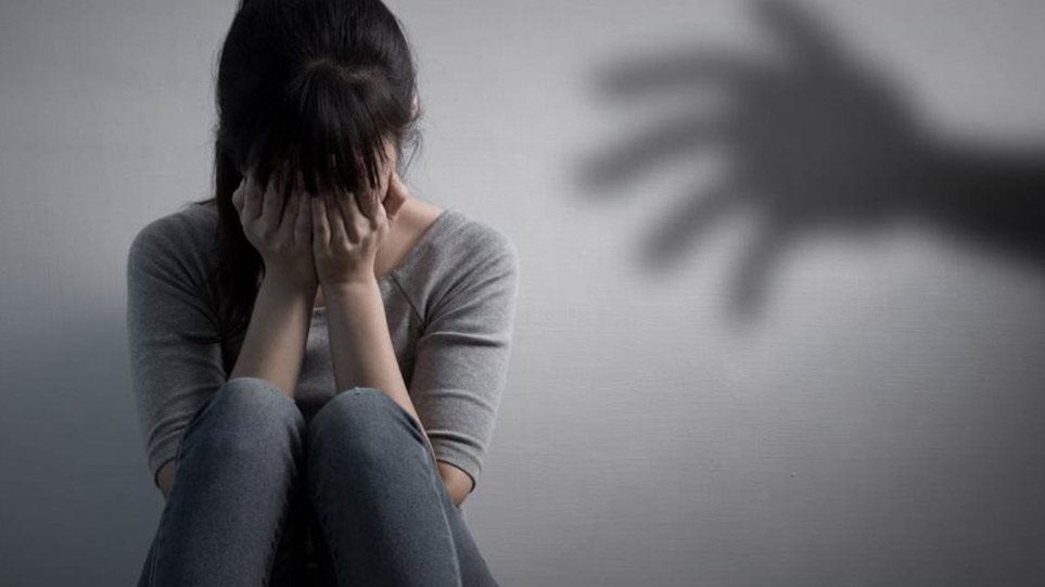 Άμφισσα: Πατέρας κακοποιούσε σεξουαλικά την 14χρονη κόρη του - LarissaPress