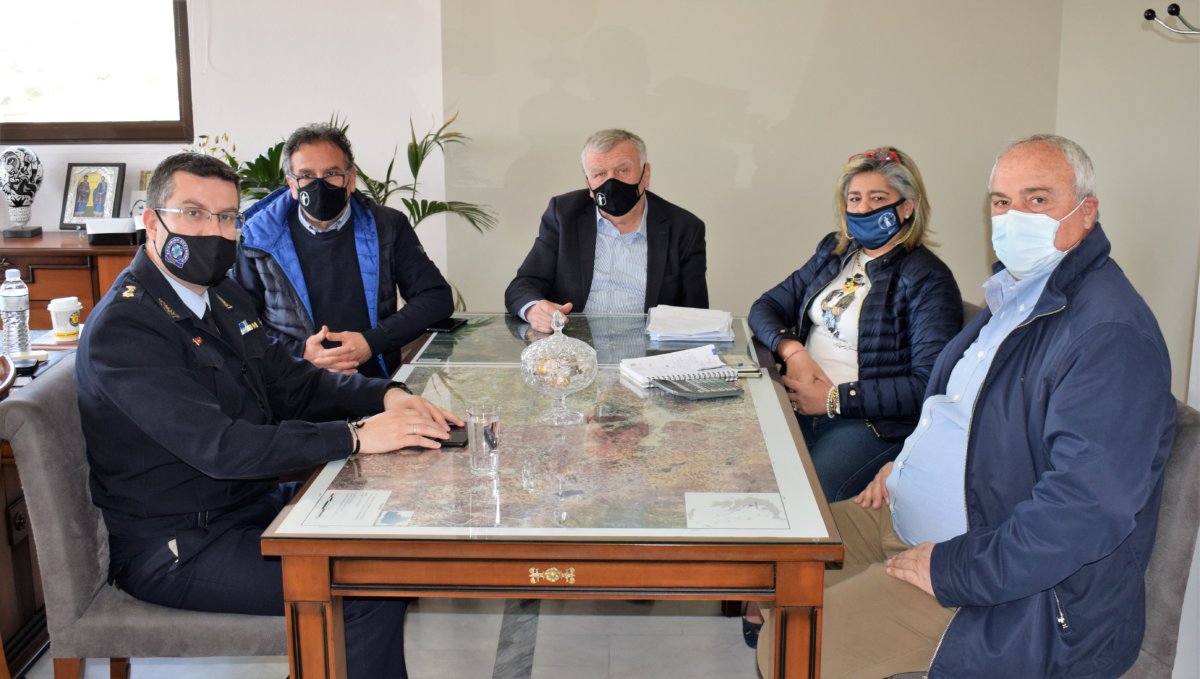 Στο δήμαρχο Κιλελέρ ο Διοικητής του ΑΤ Κιλελέρ Αθανάσιος Μπαντής ...
