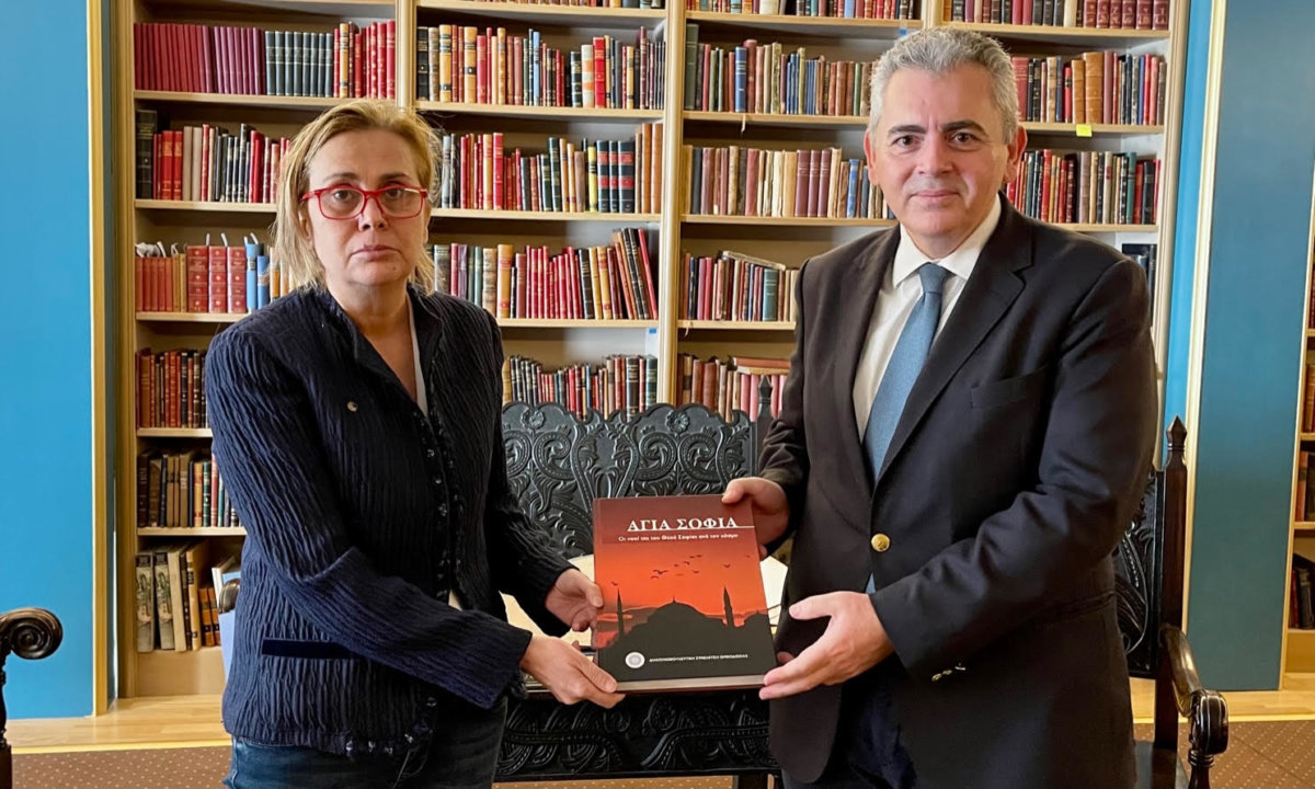 Χαρακόπουλος με Πρόεδρο ΕΣΗΕΑ: Πανηγυρική η Πρώτη Παρουσίαση του Τόμου ...