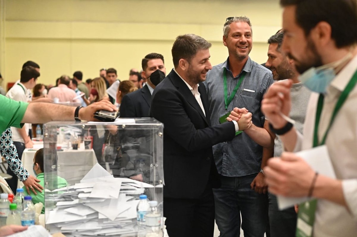 Η νέα ΚΕ του ΠΑΣΟΚ-ΚΙΝΑΛ - Ποιοι Λαρισαίοι εκλέγονται - LarissaPress