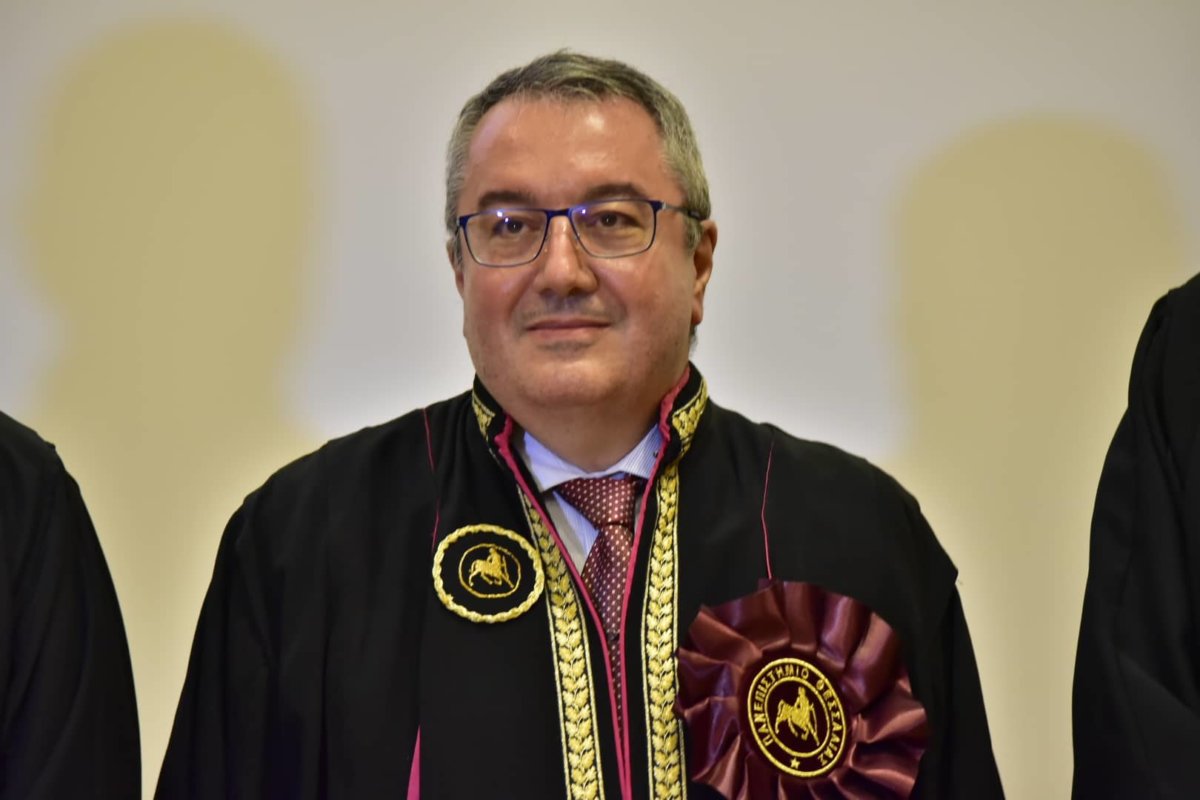 Σε λιτή τελετή η αναγόρευση του Ηλία Μόσιαλου σε Επίτιμο Διδάκτορα του ...