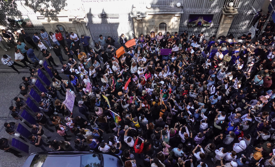 Ιράν: Ο στρατός απειλεί να βγει στους δρόμους για να καταπνίξει τις ...