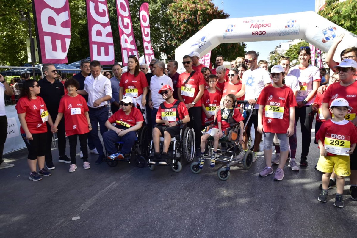 Θερμό το χειροκρότημα για τον ειδικό αγώνα του RUN GREECE της Λάρισας ...