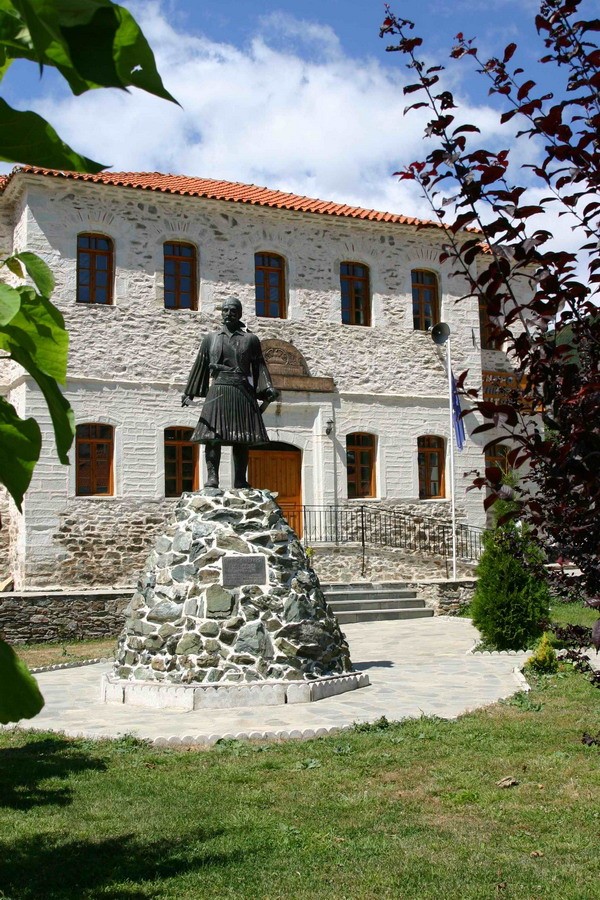 Ο οπλαρχηγός Ιωάννης Φαρμάκης "αποκαλύπτεται" στο Πολεμικό Μουσείο ...