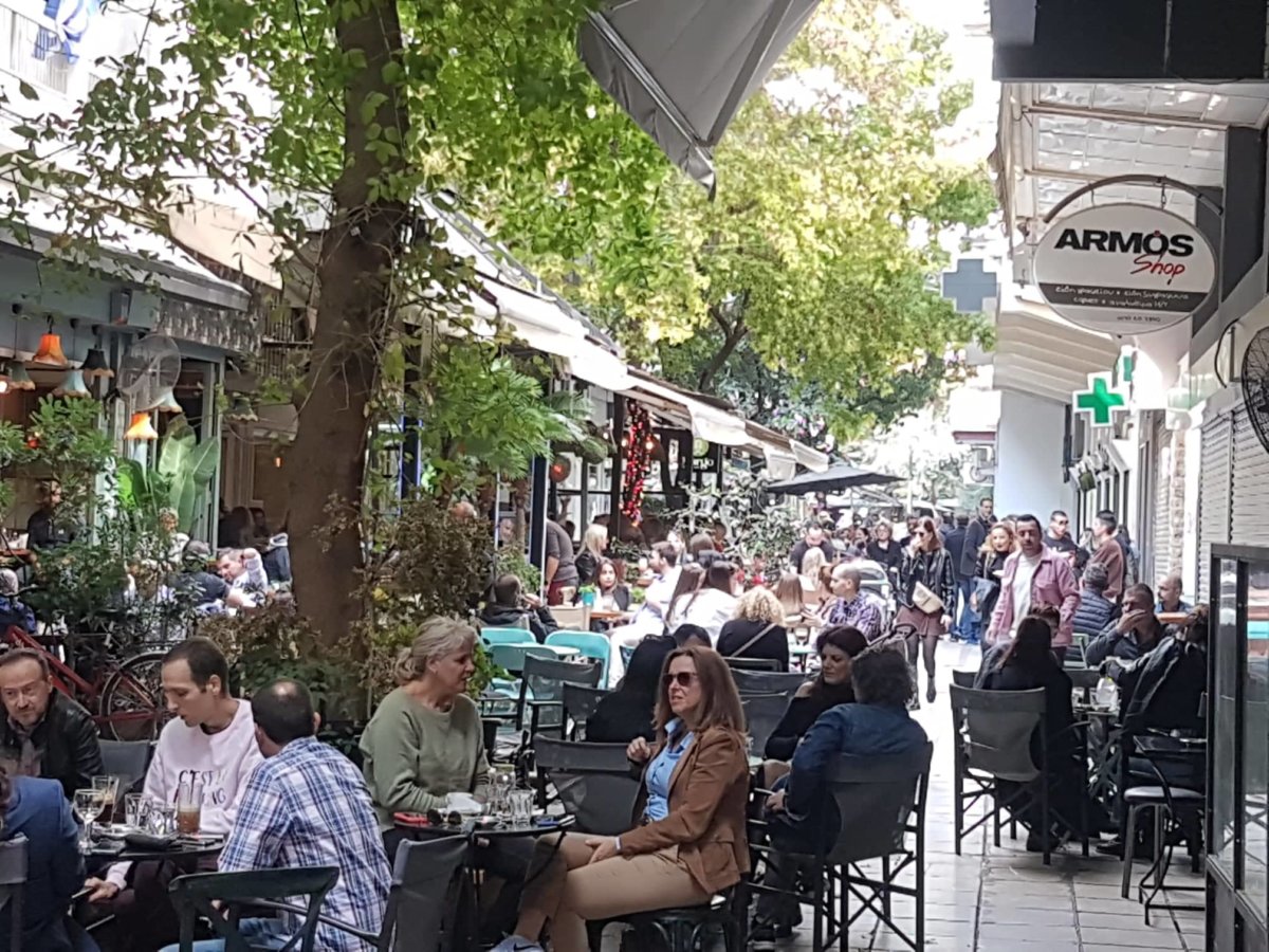 Λάρισα: «Παρέλαση» των πολιτών σε καφετέριες, ταβέρνες και τσιπουράδικα ...