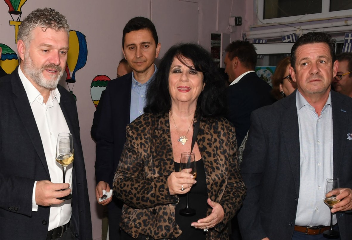Η Άννα Βαγενά στη Γιορτή του Kάστανου στη Μελιβοία και στα Αμπελάκια ...