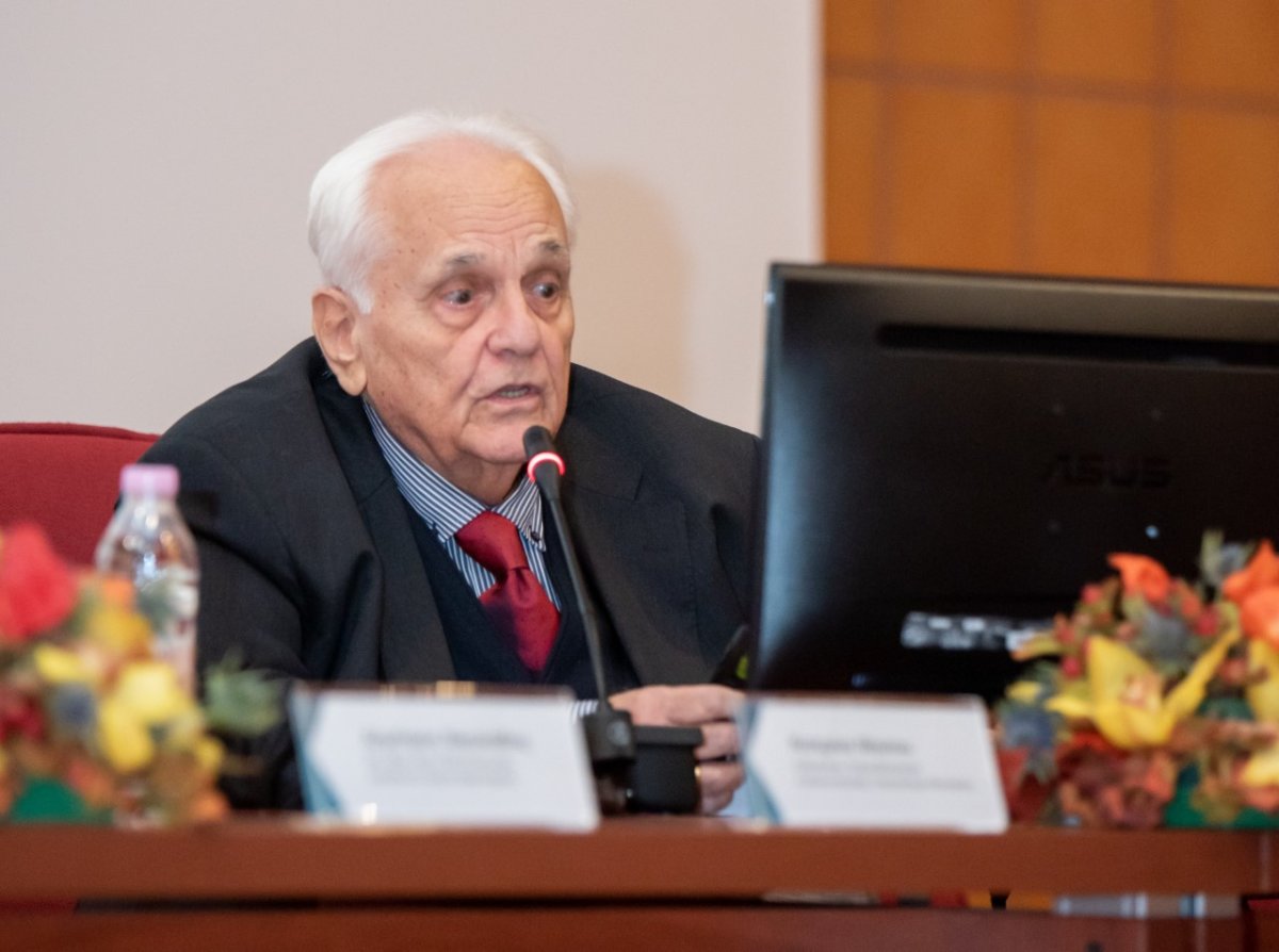 Λαμπερά εγκαίνια σήμερα της ιστορικής έκθεσης του Νίκου Παπαθεοδώρου ...