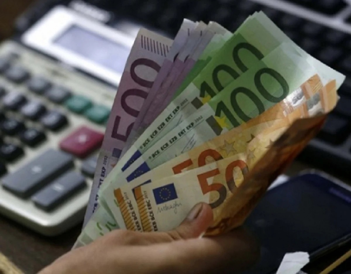 Χτύπημα σε σπείρα που διακινούσε πλαστά 100ευρα στην Ελλάδα και σε ...