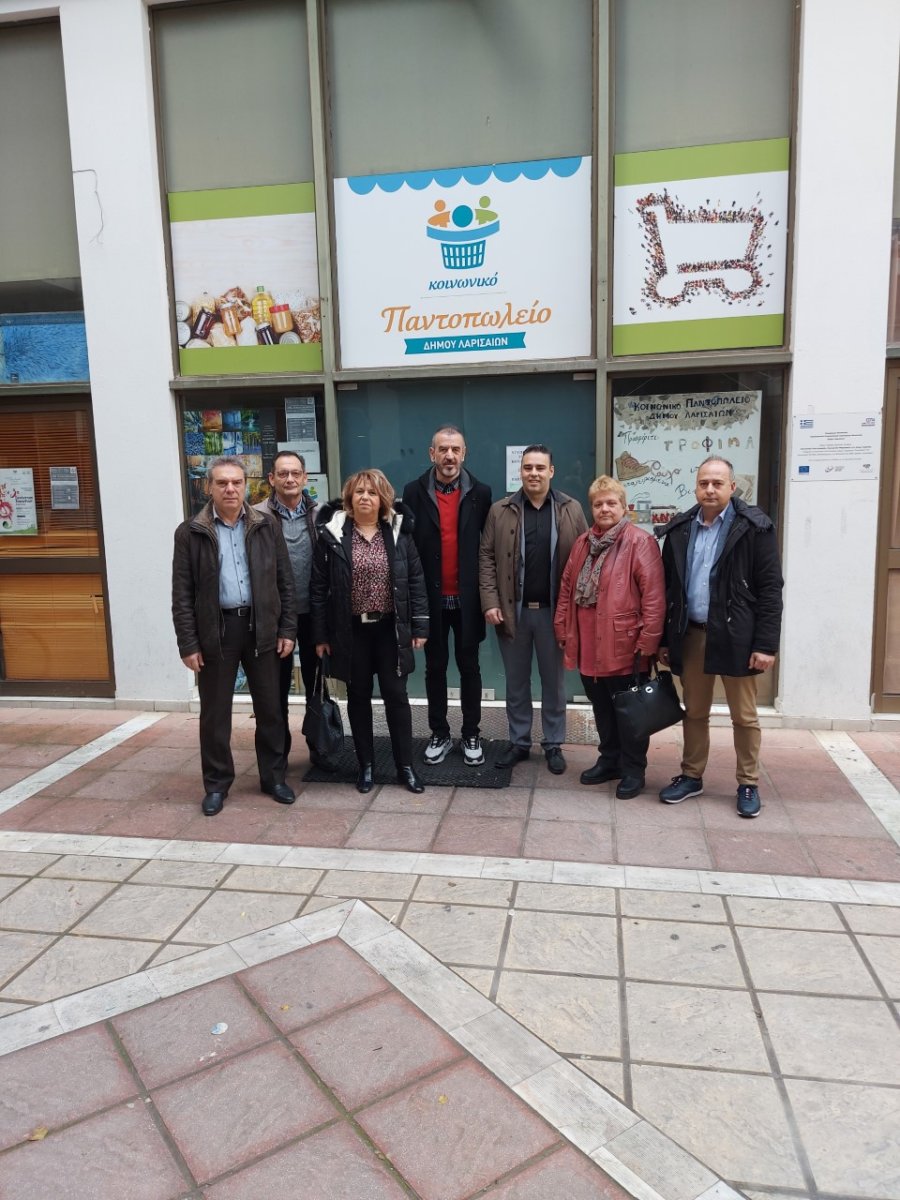 Τρόφιμα στο Κοινωνικό Παντοπωλείο του δήμου Λαρισαίων από τον Σύλλογο ...