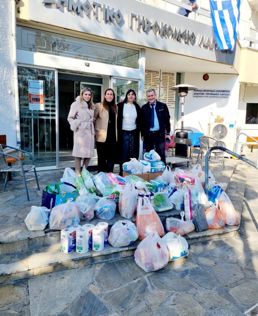 ΙΑΣΩ Θεσσαλίας: Τρόφιμα και εορταστικό γεύμα στο Δημοτικό Γηροκομείο ...
