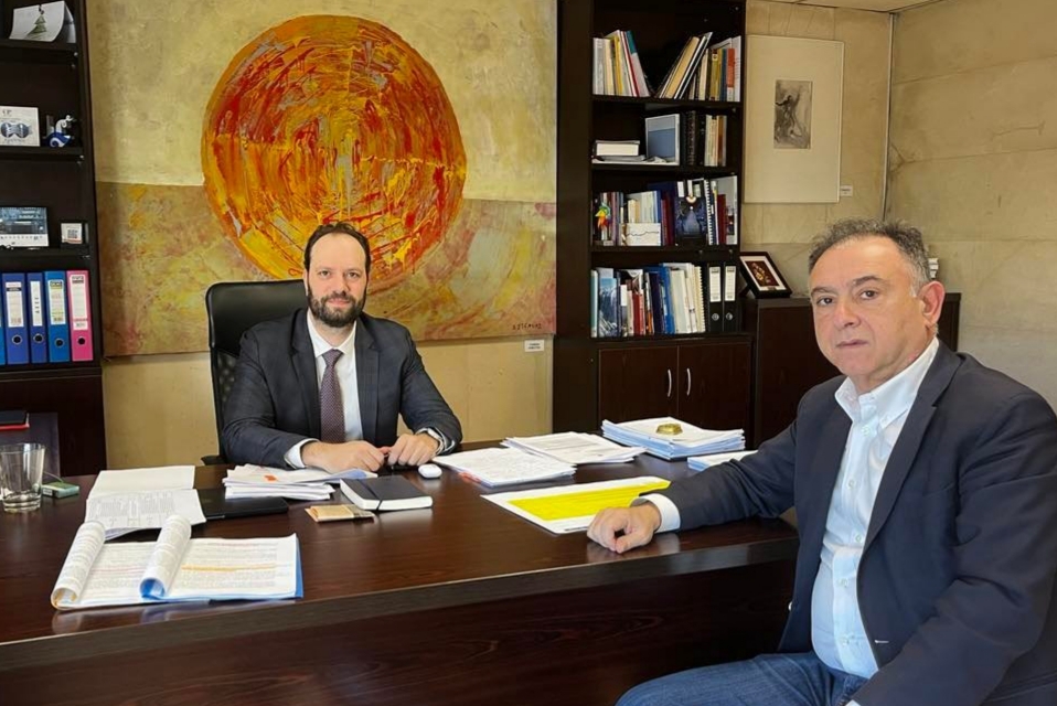 Κέλλας με Αγοραστό και Γεν.Γραμματέα Σ.Δ.Ι.Τ για την ανέγερση νέου ...