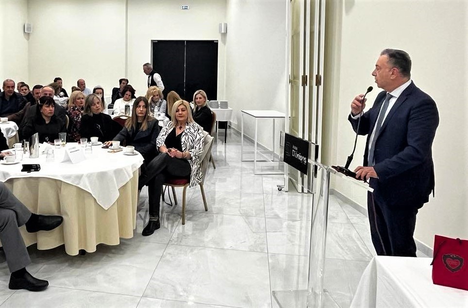 Κέλλας: Η Παιδεία και ο Έλληνας δάσκαλος, στην κορυφή των ...
