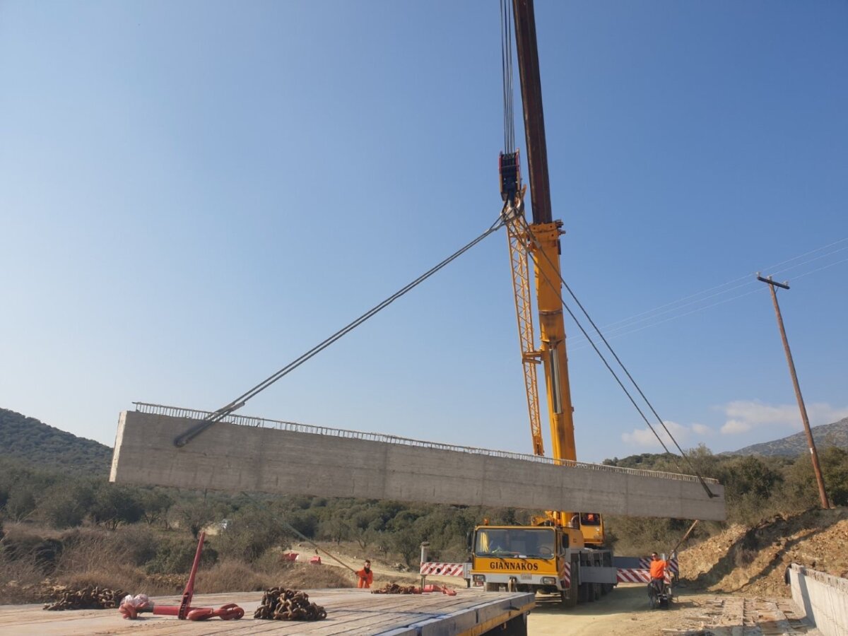 Σε εξέλιξη οι εργασίες κατασκευής του δρόμου που ενώνει τη Ροδιά με ...