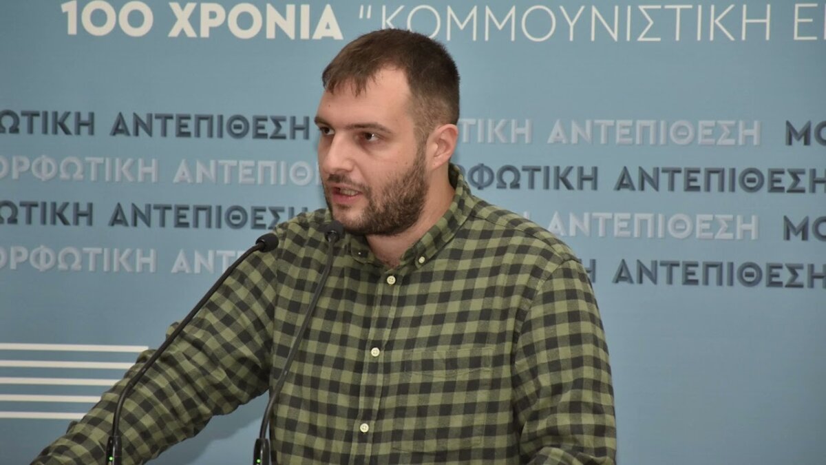 Συγκέντρωση στο αμφιθέατρο του 4ου Δημοτικού Σχολείο με τον Θ. Κωτσαντή ...