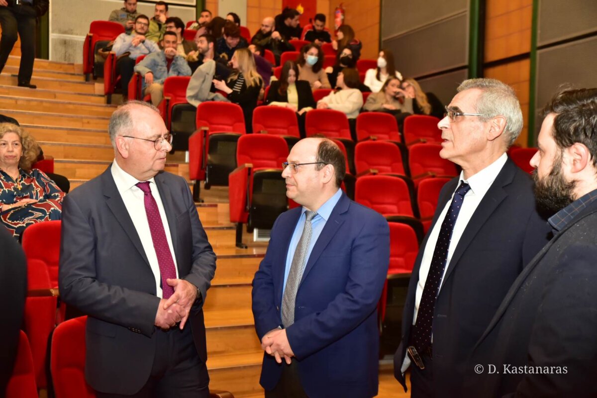 Ο Καθηγητής Χειρουργικής Paris Tekkis Επίτιμος Διδάκτορας του ...