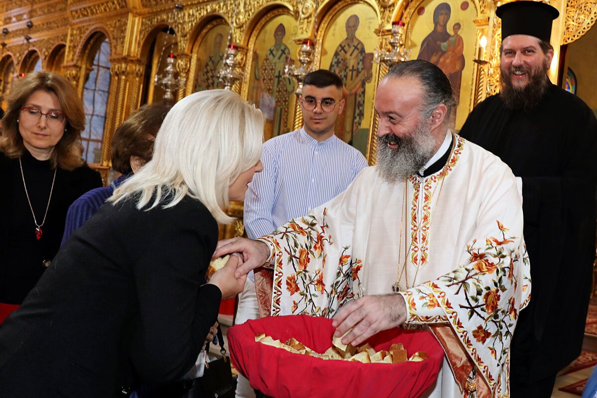 Καραλαριώτου με Αρχιεπίσκοπο Μακάριο: «Παράδειγμα προς μίμηση το έργο ...