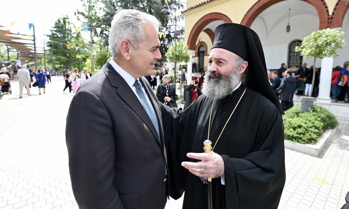Ο Μάξιμος, ο Μακάριος και η πρόσκληση - LarissaPress