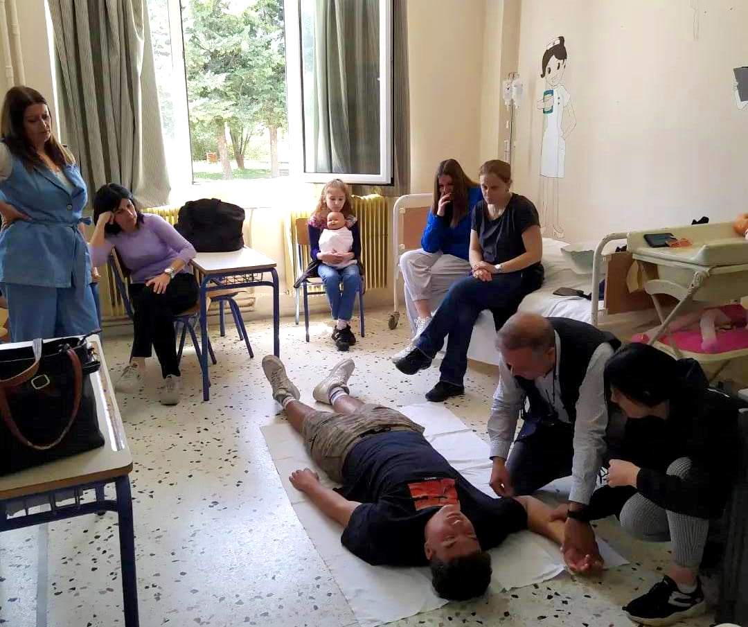 Πρόγραμμα εκμάθησης ΚΑΡΠΑ στο 1ο ΕΠΑΛ Τυρνάβου - LarissaPress