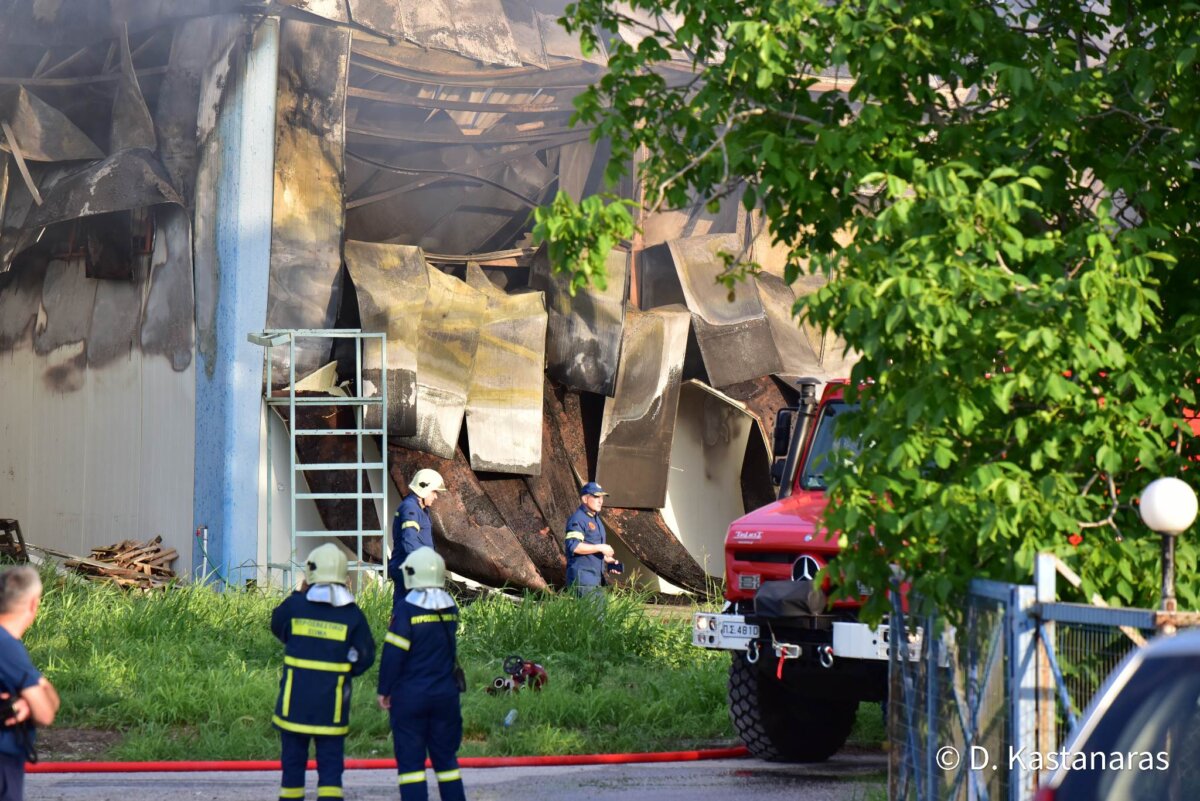 Τεράστια η καταστροφή από την πυρκαγιά σε πρώην εργοστάσιο στον ...