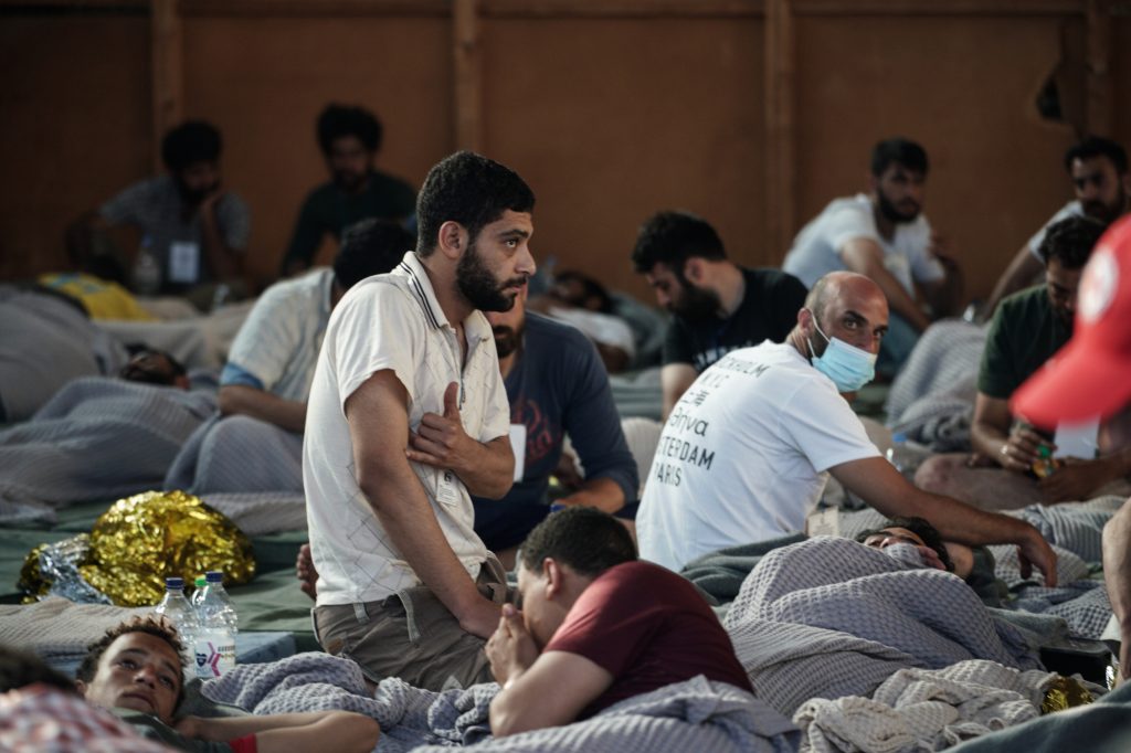 Ναυάγιο: Λιγοστεύουν οι ελπίδες για ανεύρεση επιζώντων – Στη Μαλακάσα ...