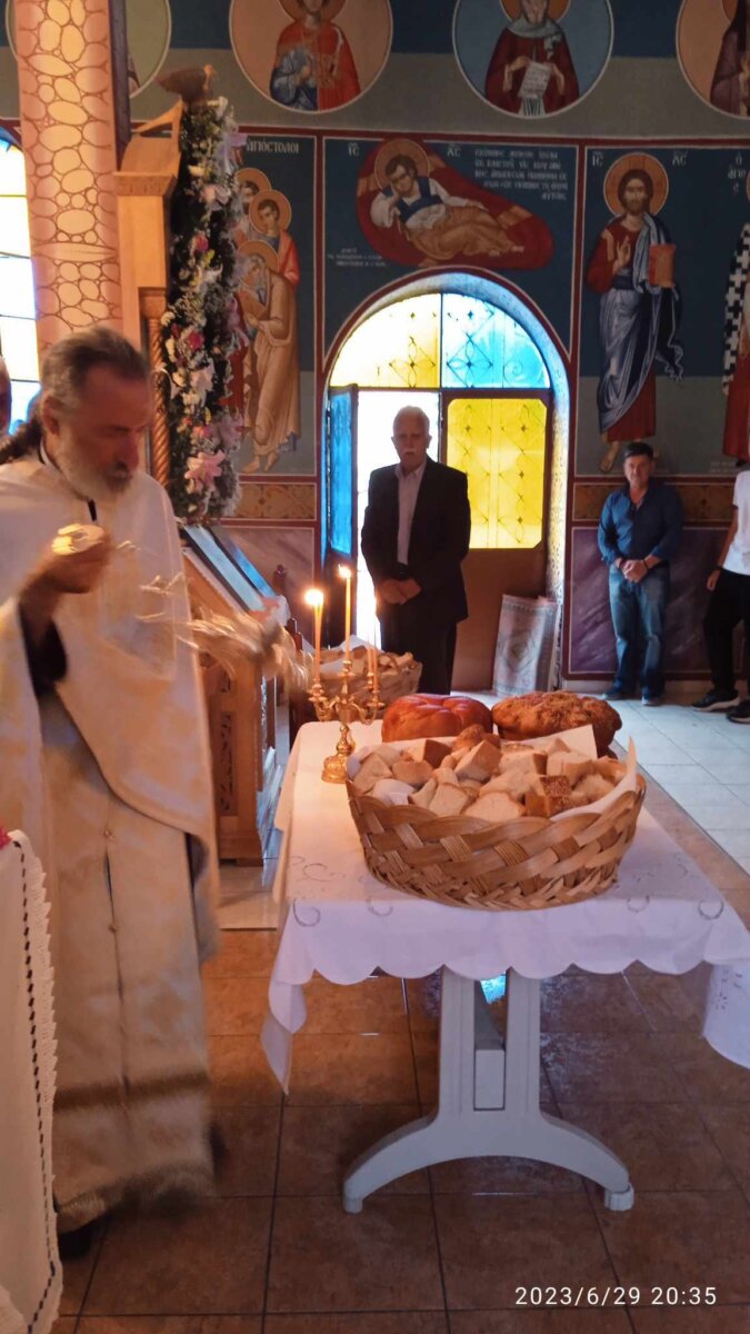 Ο Εσπερινός στο γραφικό εκκλησάκι των Αγίων Αποστόλων Καλλιπεύκης ...