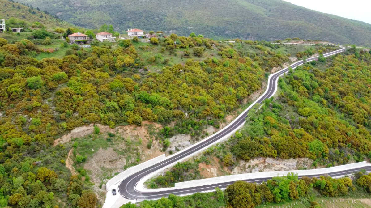 Νέα ασφαλτόστρωση και ενίσχυση της ευστάθειας στην παράκαμψη Κρανιάς ...