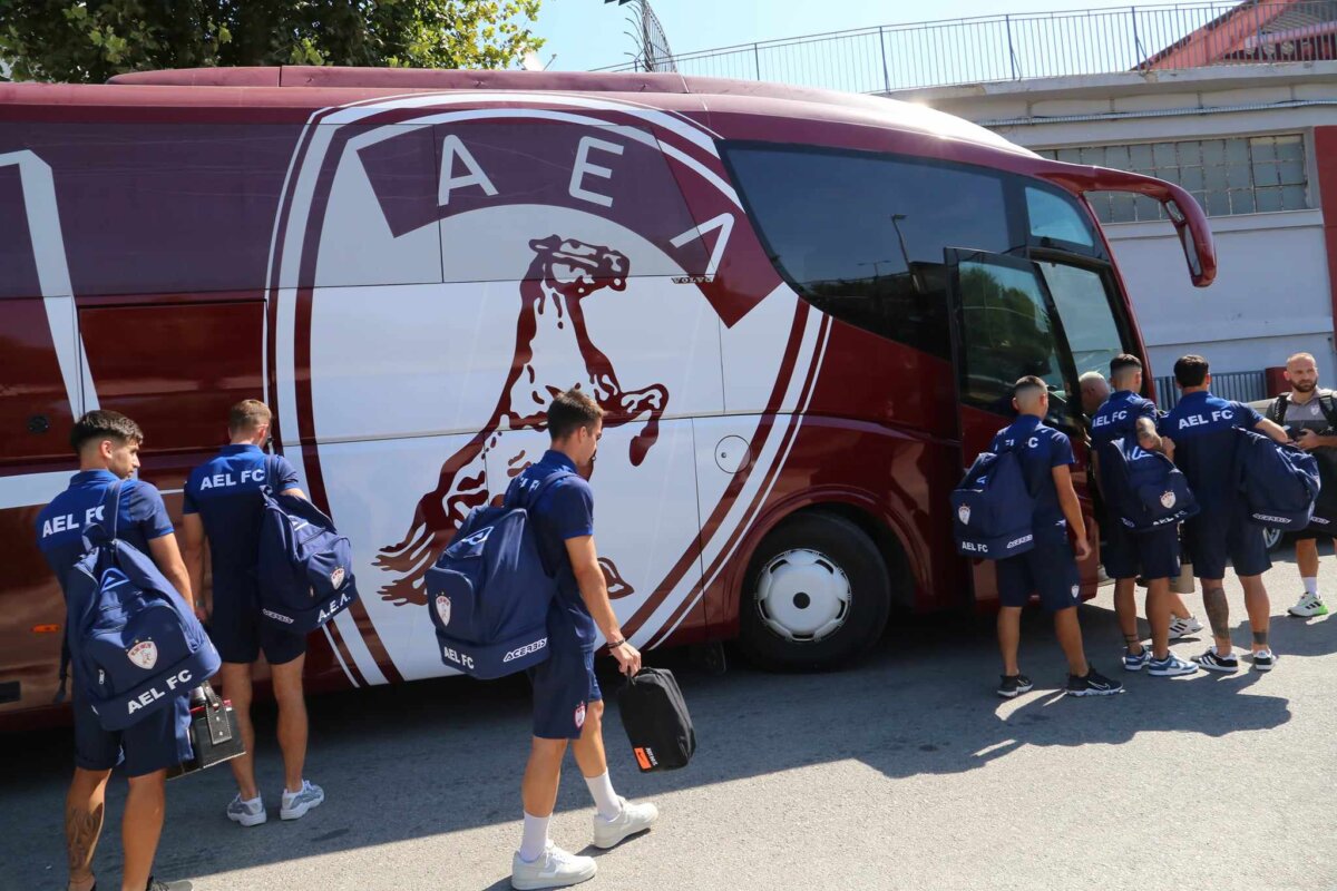 Αναχώρησε για το Καρπενήσι η ΑΕΛ (φωτο) - LarissaPress