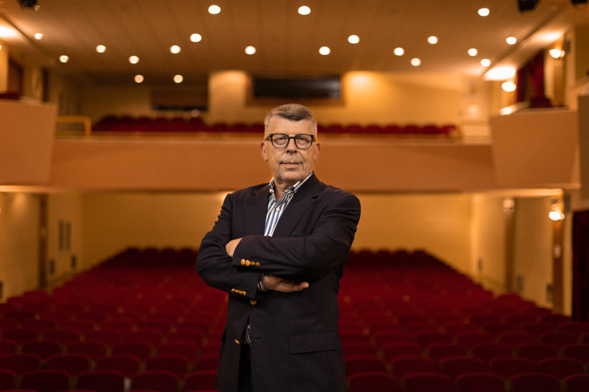 Αφιέρωση - LarissaPress