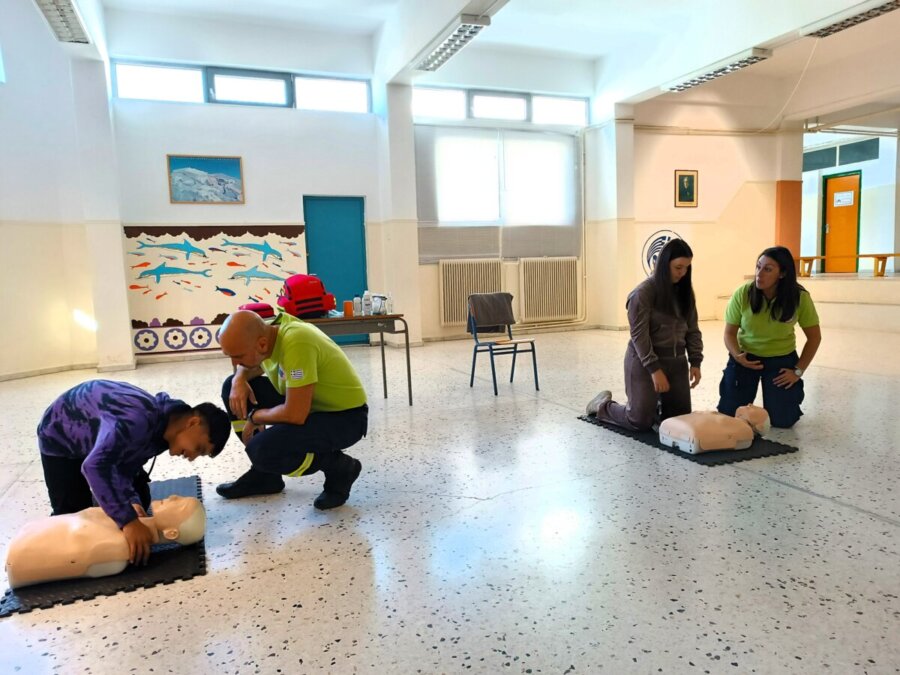 Σεμινάριο ΚΑΡΠΑ/ΑΕΑ στο Γυμνάσιο Ευυδρίου - LarissaPress