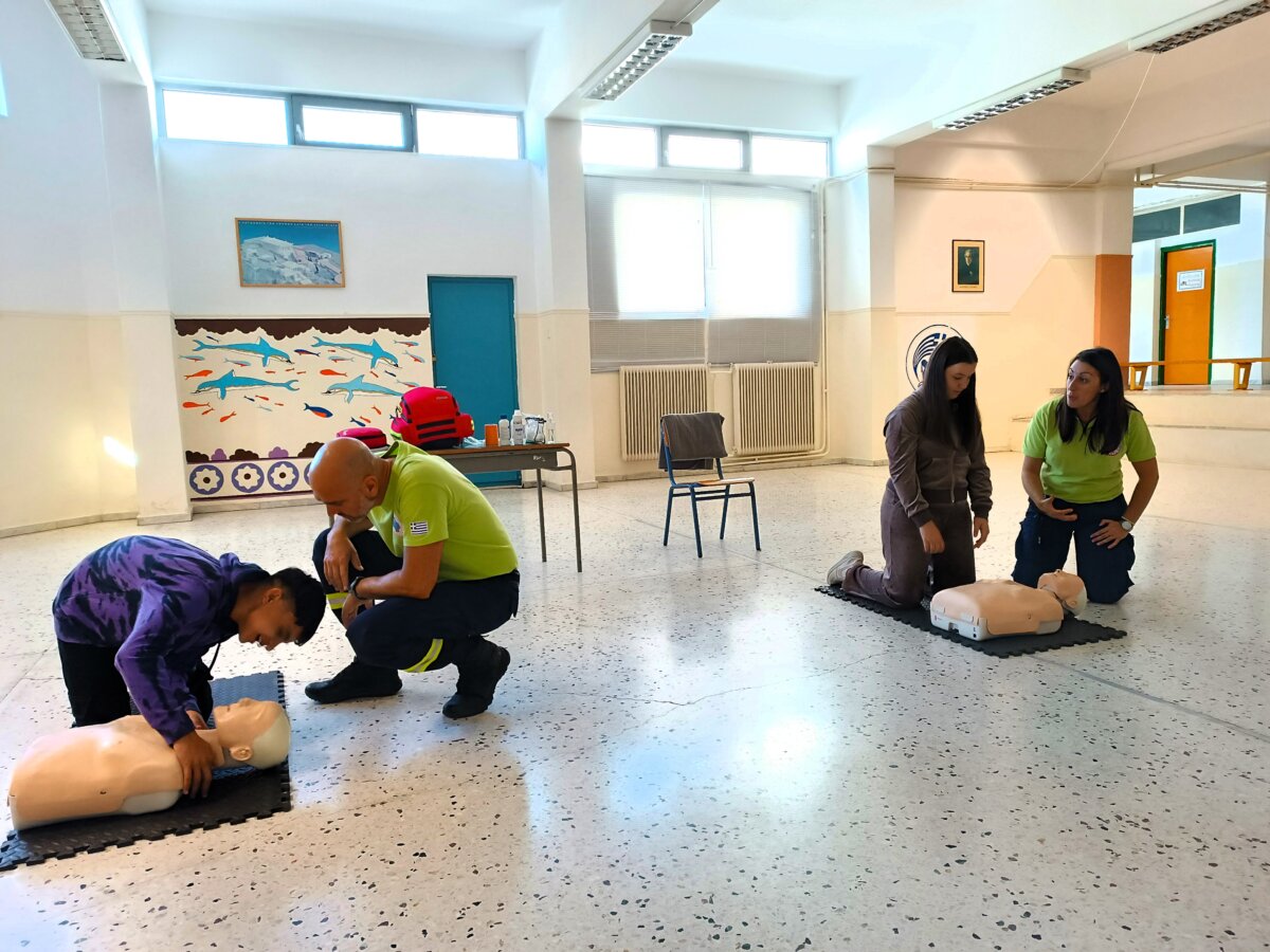 Σεμινάριο ΚΑΡΠΑ/ΑΕΑ στο Γυμνάσιο Ευυδρίου - LarissaPress