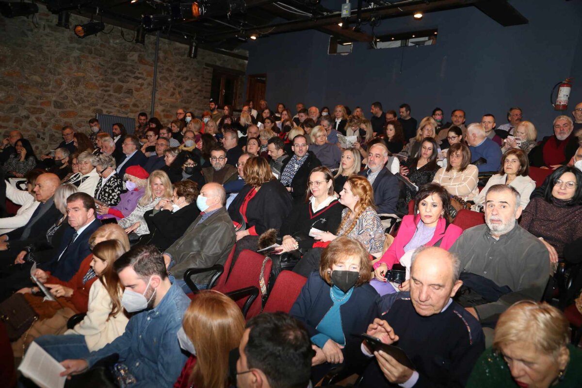 Λαμπρή πρεμιέρα του Θεσσαλικού Θεάτρου - Επώνυμες παρουσίες και ...
