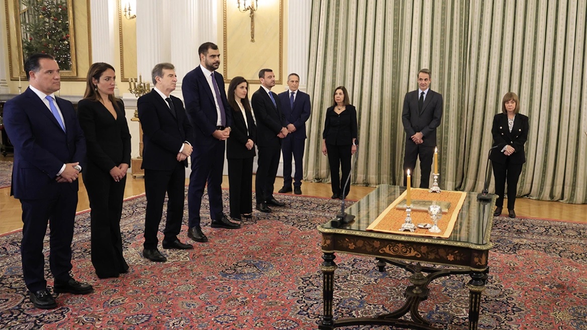 Ορκίστηκαν οι νέοι υπουργοί και υφυπουργοί - LarissaPress