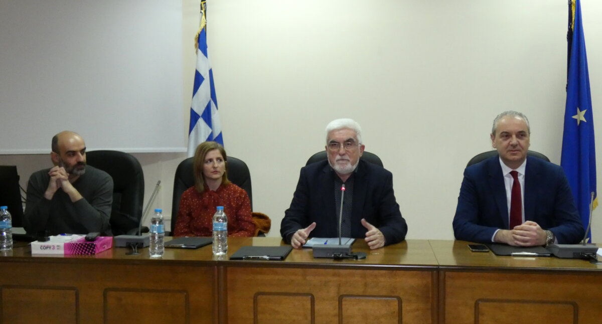 Το νέο προεδρείο του Δημοτικού Συμβουλίου Ελασσόνας - LarissaPress
