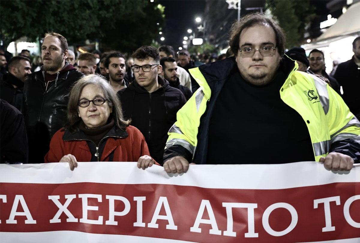 Μεγάλη πορεία αλληλεγγύης στου Ζωγράφου για την έξωση στην Ιωάννα ...