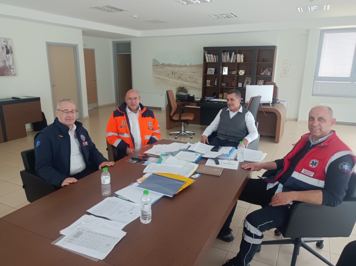 Στον Περιφερειάρχη ο Πρόεδρος του ΕΚΑΒ - ΚΕΠΥ - LarissaPress