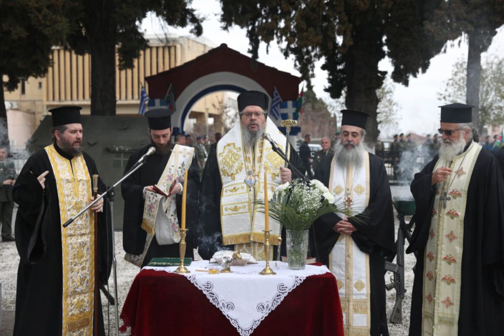 Τιμήθηκαν οι πεσόντες στρατιωτικοί και αεροπόροι στο Στρατιωτικό ...