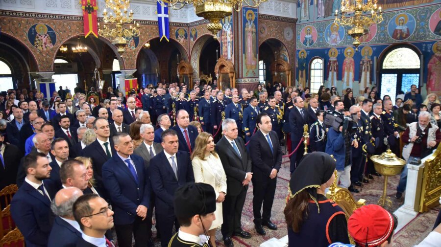 Δοξολογία στον Μητροπολιτικό ναό του Αγ. Αχιλλείου για την επέτειο της ...