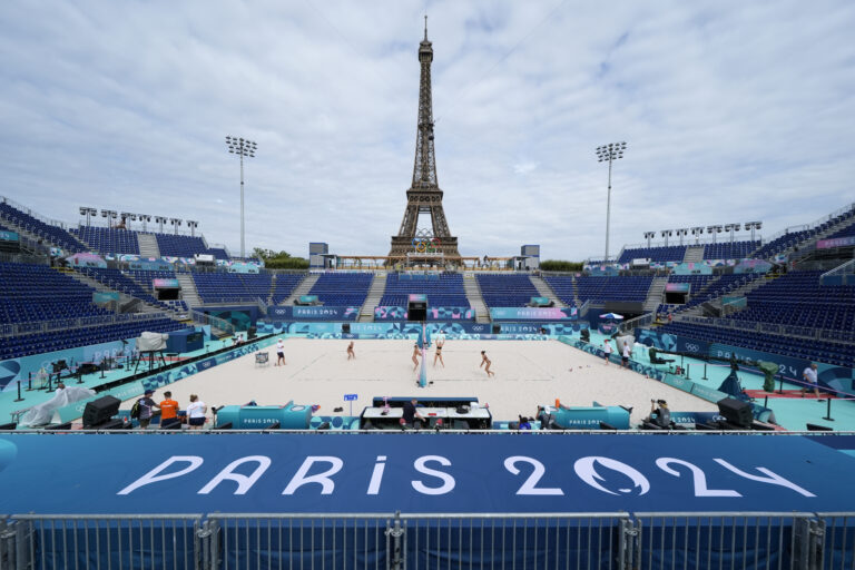 Παρίσι 2024: Στον Σικουάνα η φαντασμαγορική τελετή των Ολυμπιακών ...
