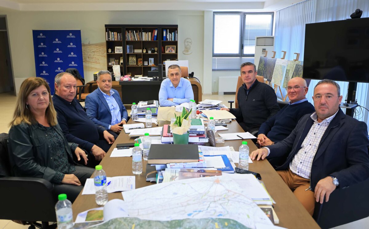Δημ. Κουρέτας με τον Οινοποιητικό Συνεταιρισμό Τυρνάβου και τον «Γαία ...