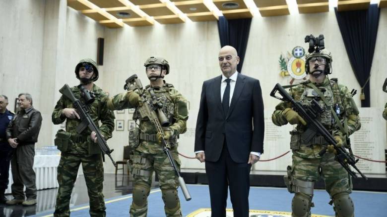 Οι νέες στολές του «Σύγχρονου Μαχητή» του ελληνικού στρατού - LarissaPress