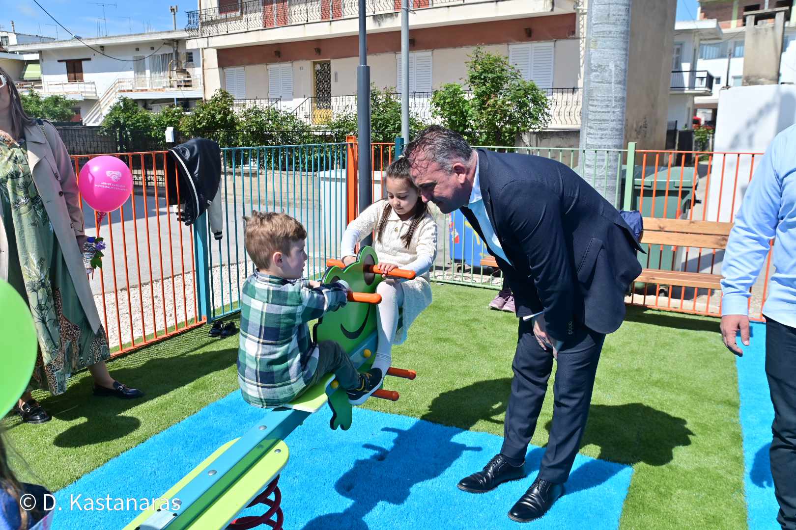 Δήμος Λαρισαίων: Παραδίδονται δύο νέες παιδικές χαρές στη Νέα Πολιτεία ...