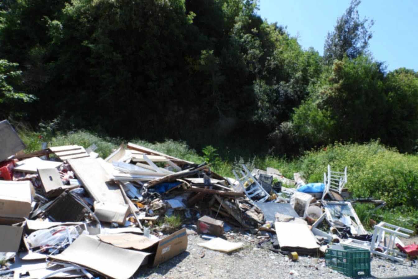 Η αντιπυρική περίοδος ξεκίνησε με... σκουπιδότοπο στον Αγιόκαμπο (ΦΩΤΟ ...