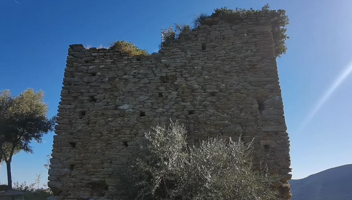 Κάστρο του Πτελεού: Η εγκατάλειψη κυριαρχεί... (VIDEO) - LarissaPress