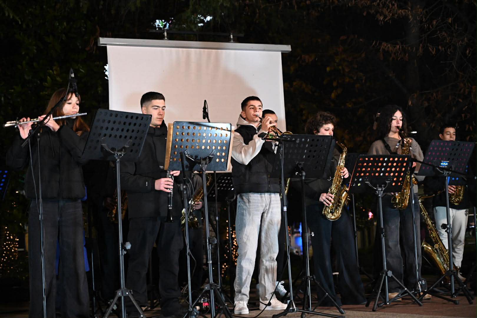 «Χριστούγεννα χωρίς Εξαρτήσεις»: Γιορτή και μουσική βραδιά στο κέντρο ...
